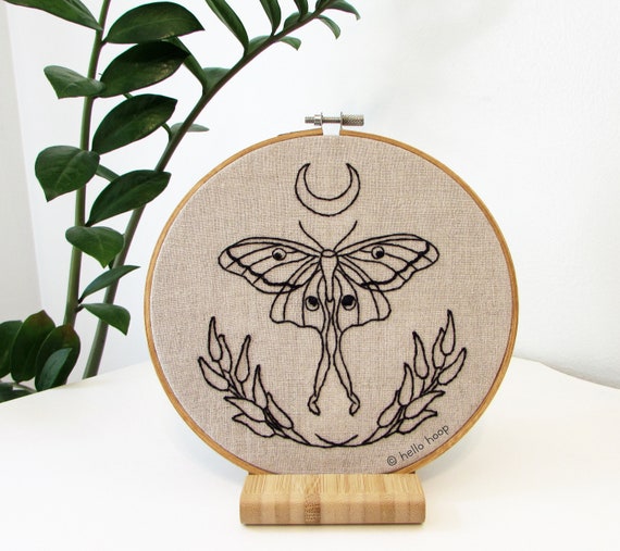 Luna Moth Hand Embroidery Pattern Monochrome Insect PDF - Etsy