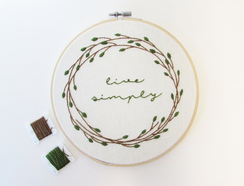Live Simply Hand Embroidery Pattern Floral Wreath PDF - Etsy