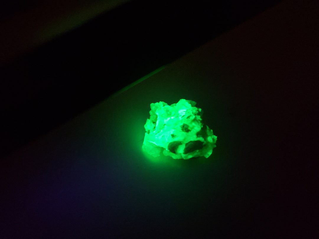 Hyalite Opal Crystal Specimen From Erongo Namibia / UV Fluorescent ...