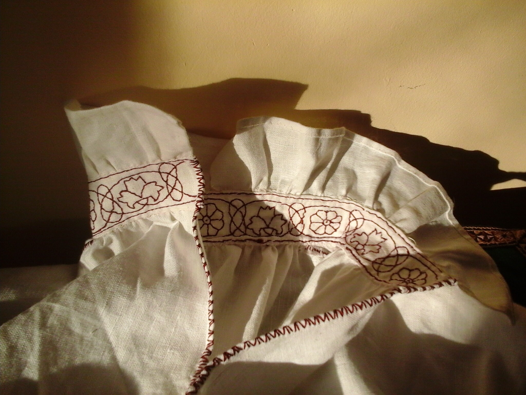 Elizabethan Renaissance Shirt With Hand Embroidery for 16th | Etsy