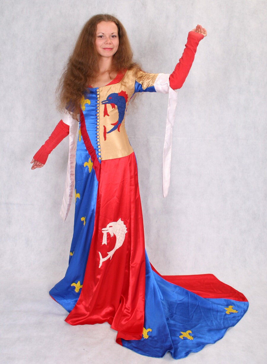 Medieval Heraldic Surcoat With Hand Embroidery and Long Trail - Etsy