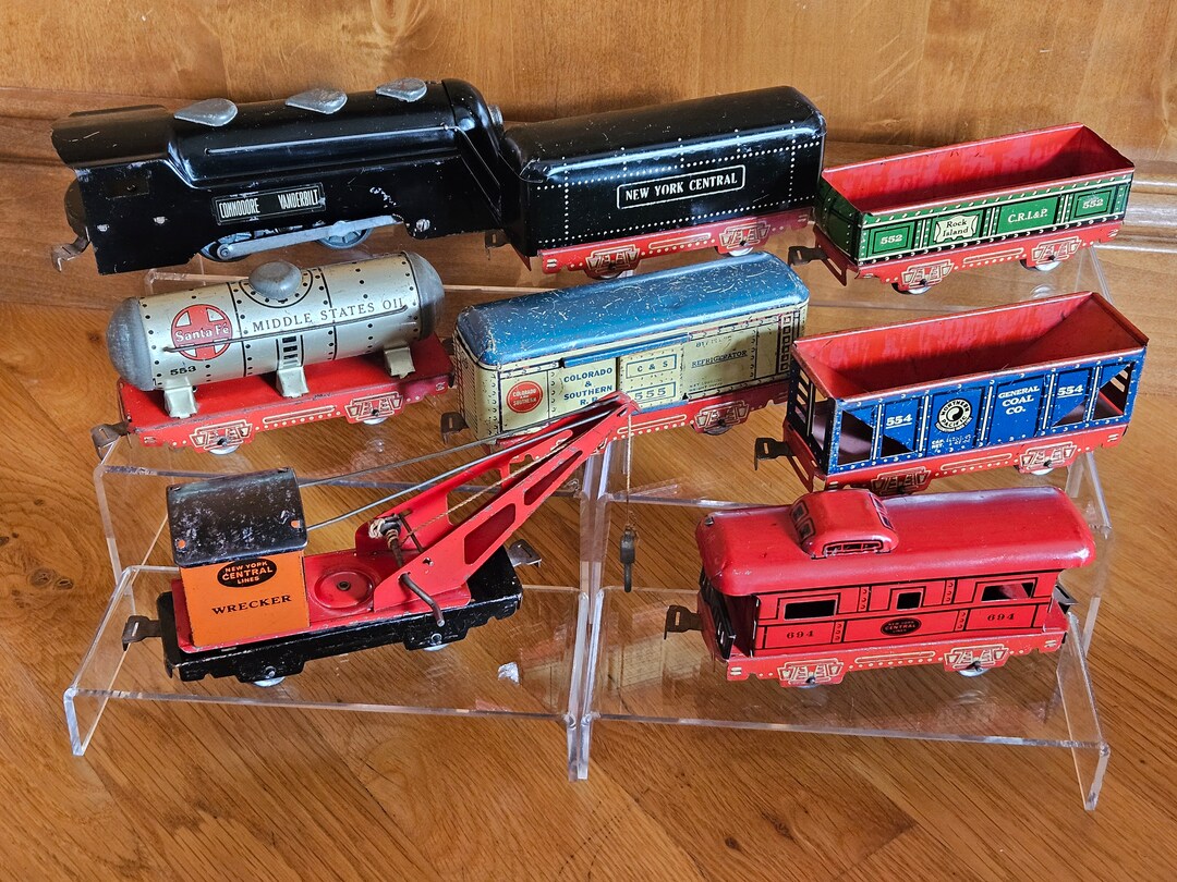 Marx Commodore Vanderbilt NY Central Train Set With Red and White Bases ...