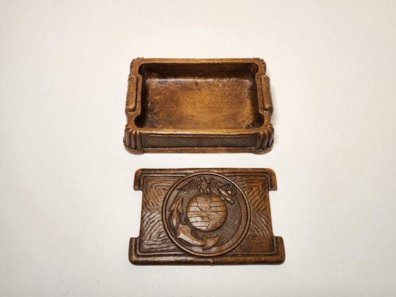 Estate Syroco Wood Cigarette Box With US Marine Emble… - Gem