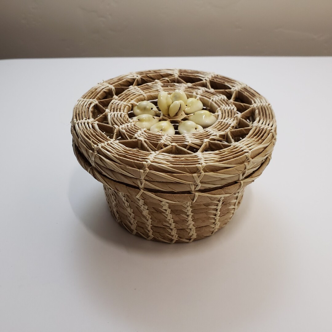 Round Woven Grass and Shell Basket With Lid - Etsy