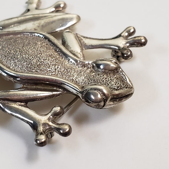 925 Silver Frog Brooch - Signed - Gem