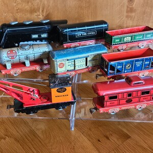 Marx Commodore Vanderbilt NY Central Train Set With Red and White Bases ...