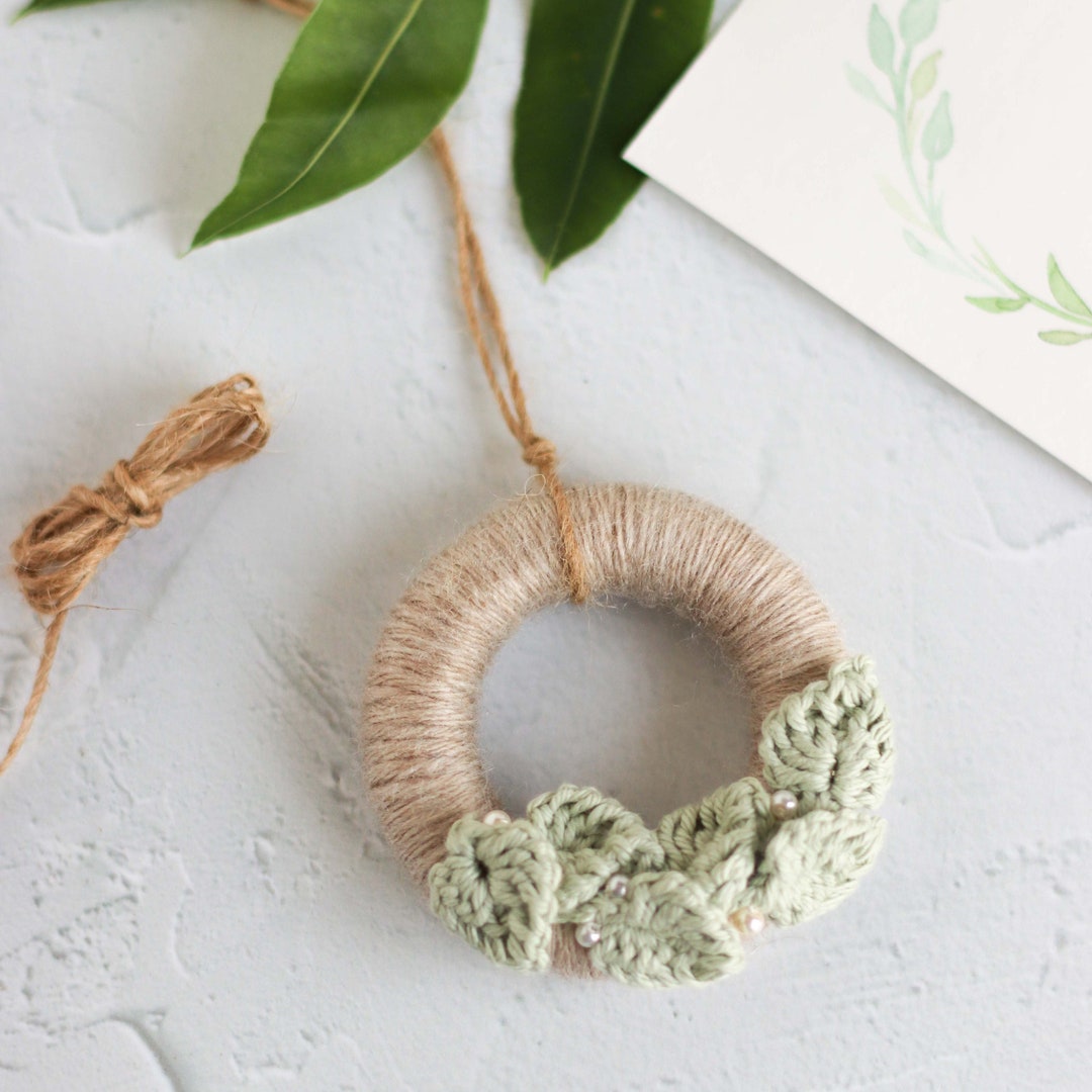 Crochet Christmas Wreath Ornament Pattern // PDF Crochet Pattern ...