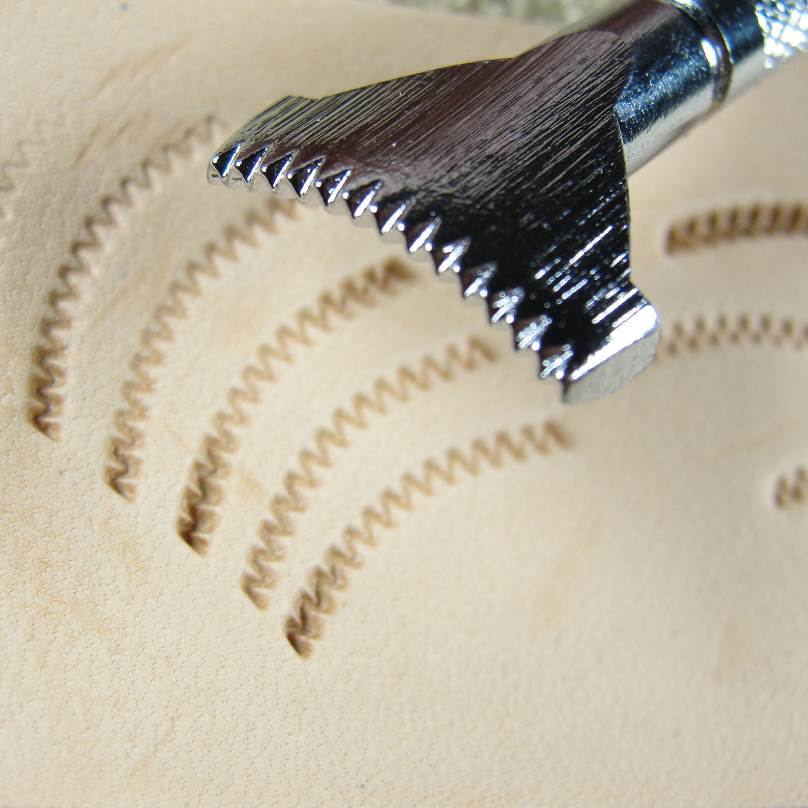 Japan Select V462 Sawtooth Veiner Stamp leather Stamping - Etsy