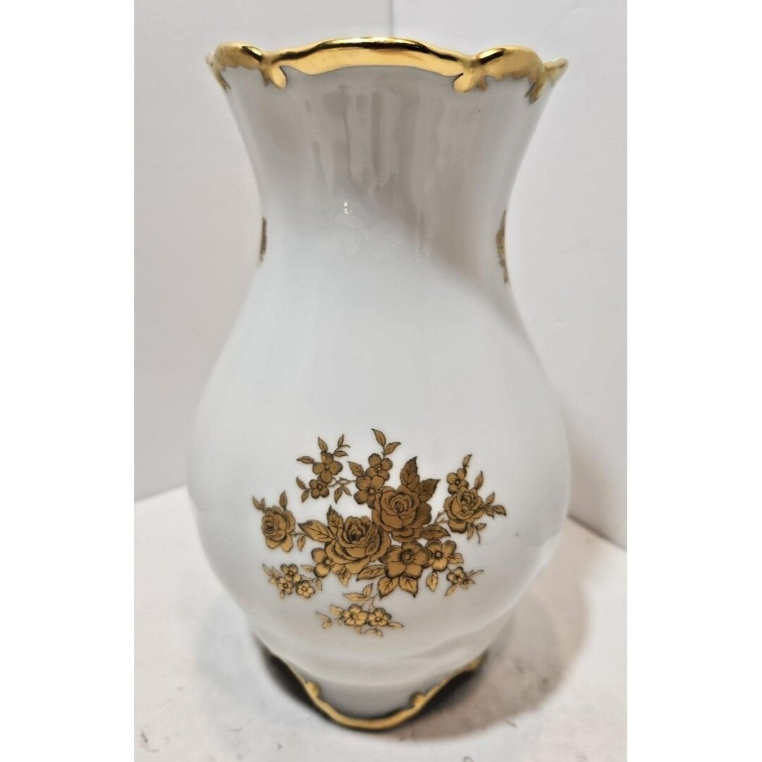 Vtg Jlmenau Graf Von Henneberg White Porcelain 8.5 in Vase W/ Gold ...