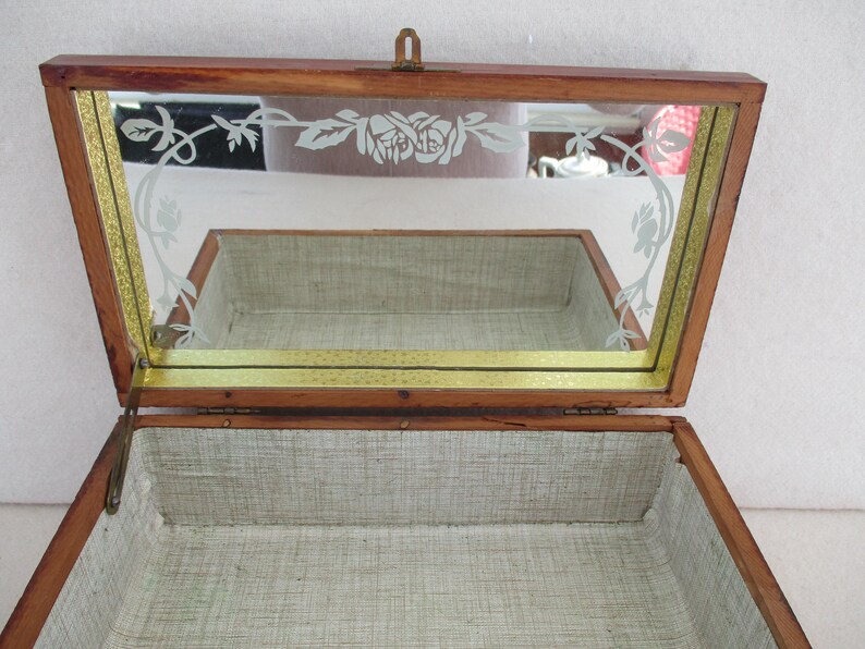 OLD ANTIQUE, Jewelry Box, Wooden, With Picture on Top - Etsy