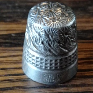 Vintage Charles Horner Dorcas Thimble Size 6 - Etsy