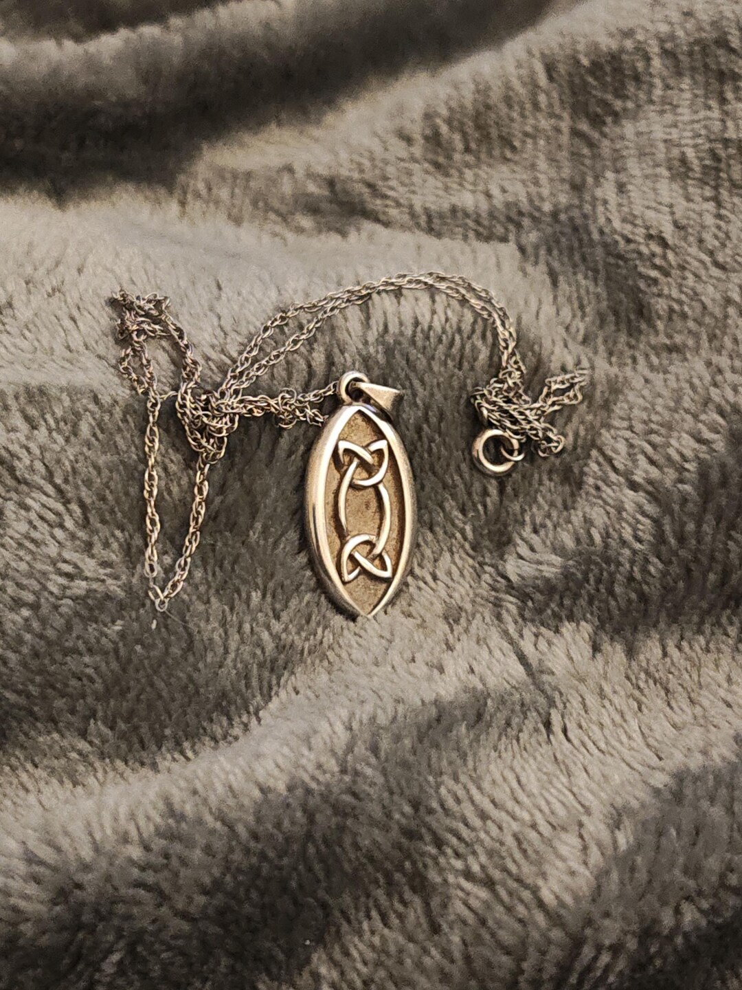 Vintage Sterling Silver Celtic Trinity Knot Oval Pendant Necklace ...