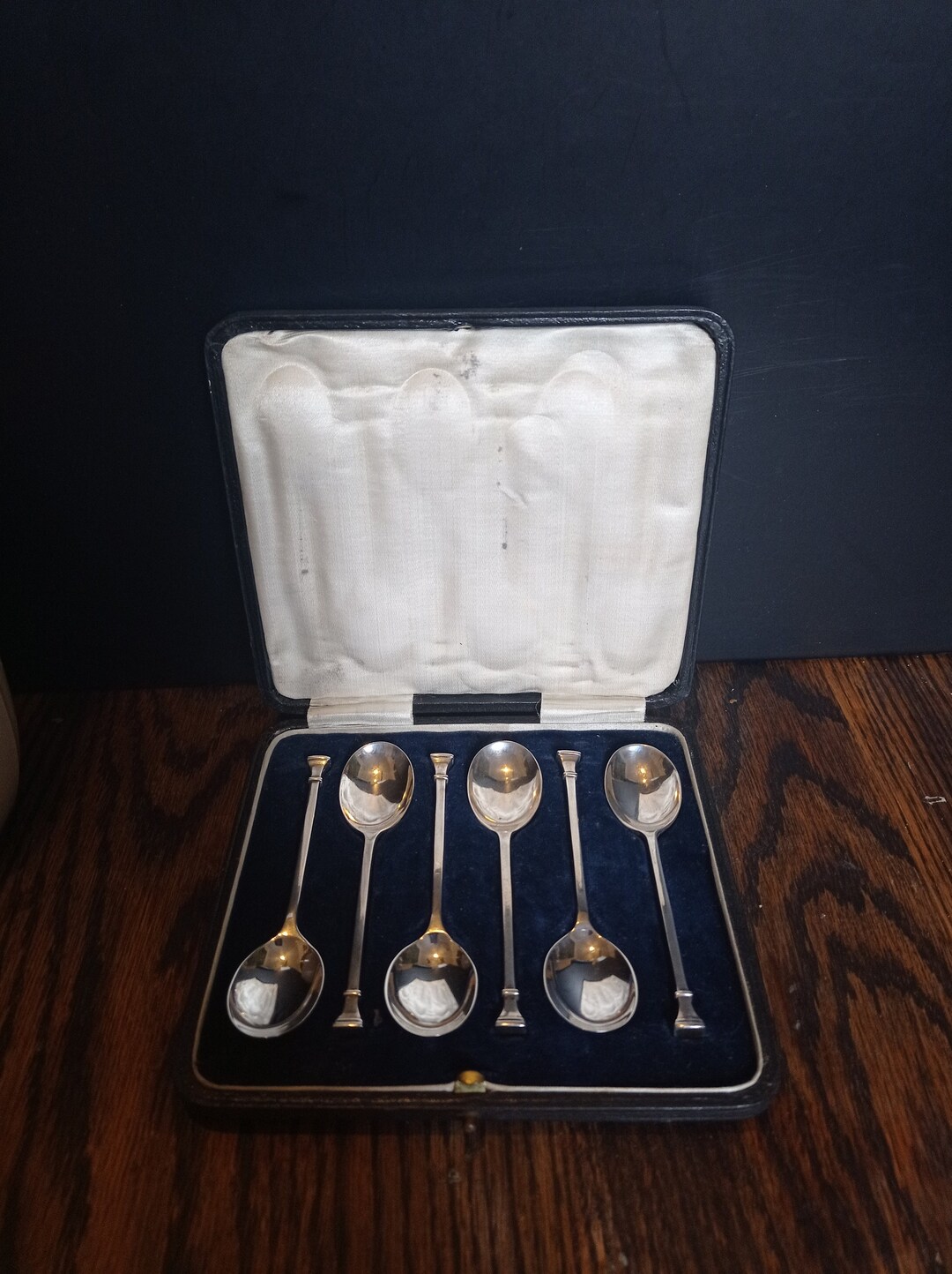 A Set of 6 Seal Top Sterling Silver Coffee Spoons in Fitted Case ...