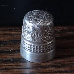 Vintage Charles Horner Dorcas Thimble Size 6 - Etsy