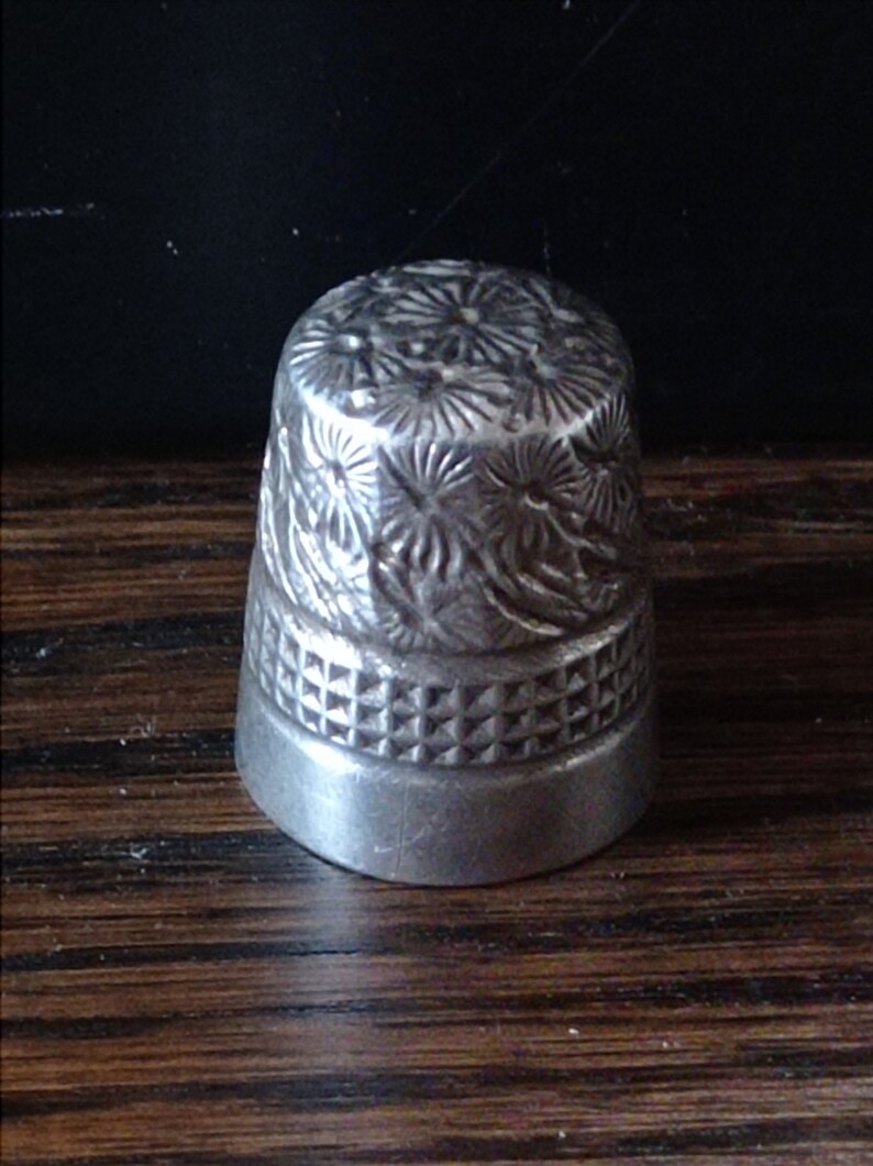 Vintage Charles Horner Dorcas Thimble Size 6 - Etsy
