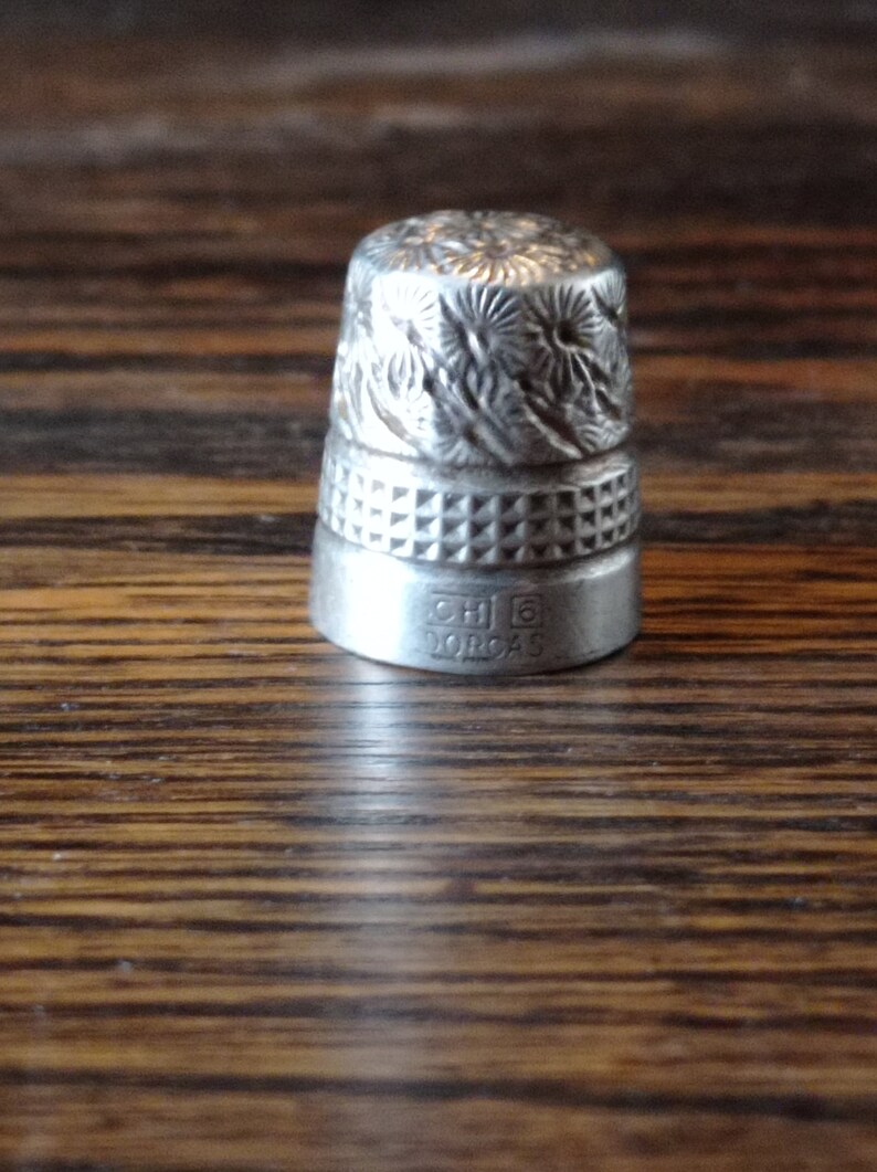 Vintage Charles Horner Dorcas Thimble Size 6 - Etsy