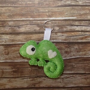 Wool felt chameleon keychain Chameleon keychain Keyring | Etsy