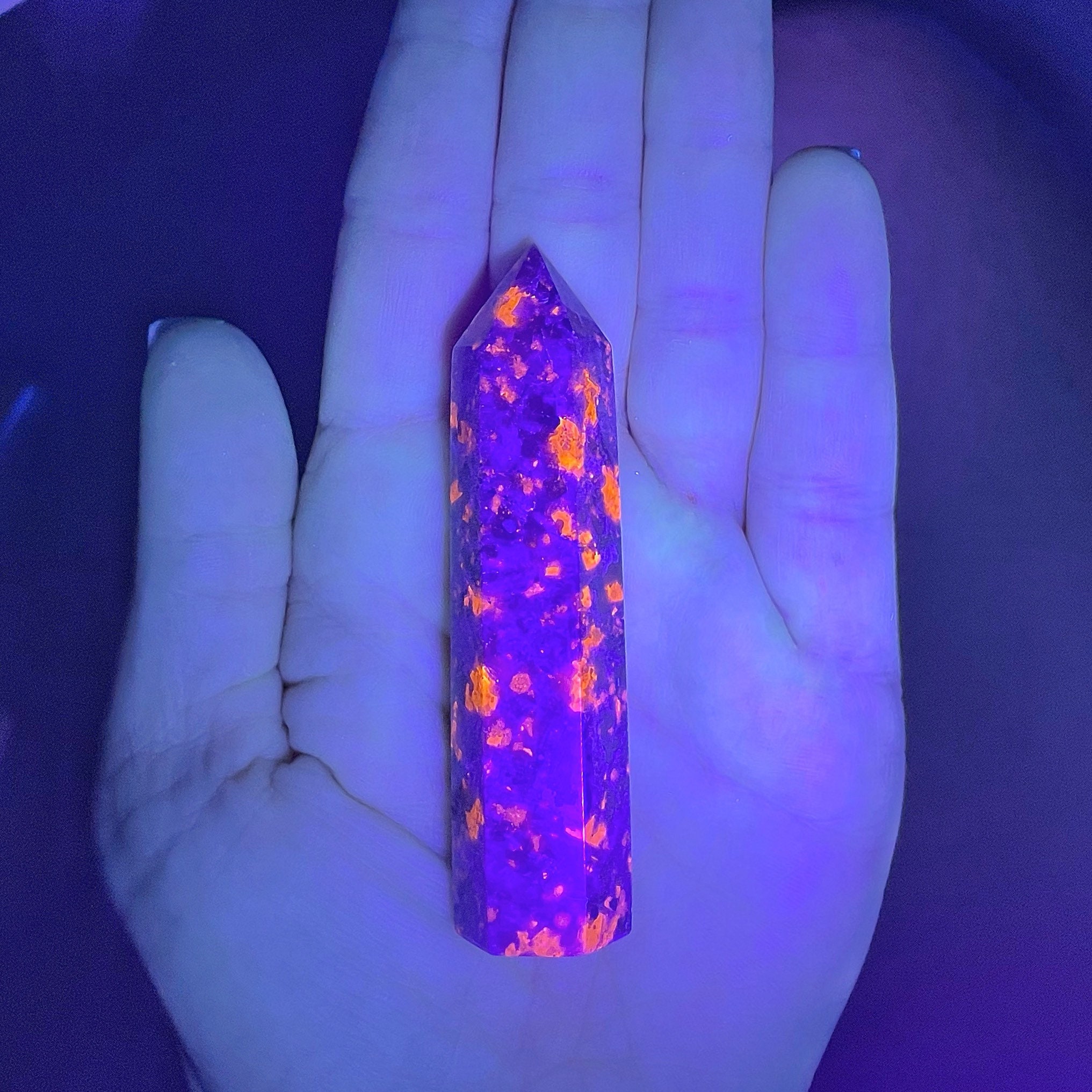 Yooperlite Towers/rare UV Reactive Sodalite Crystals/high - Etsy UK