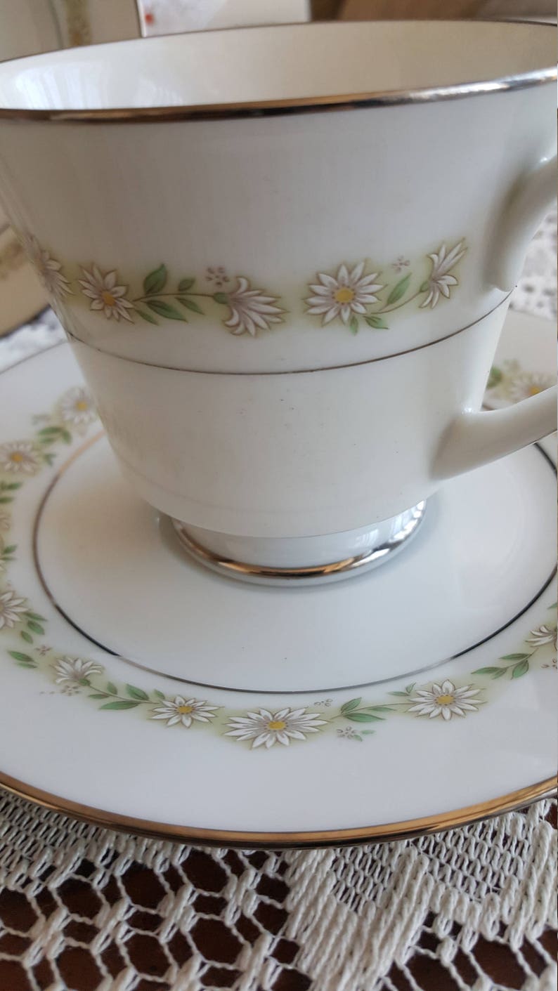 Breakfast for 6 Noritake Trilby China Set 4 Piece Setting Tan/gray and ...