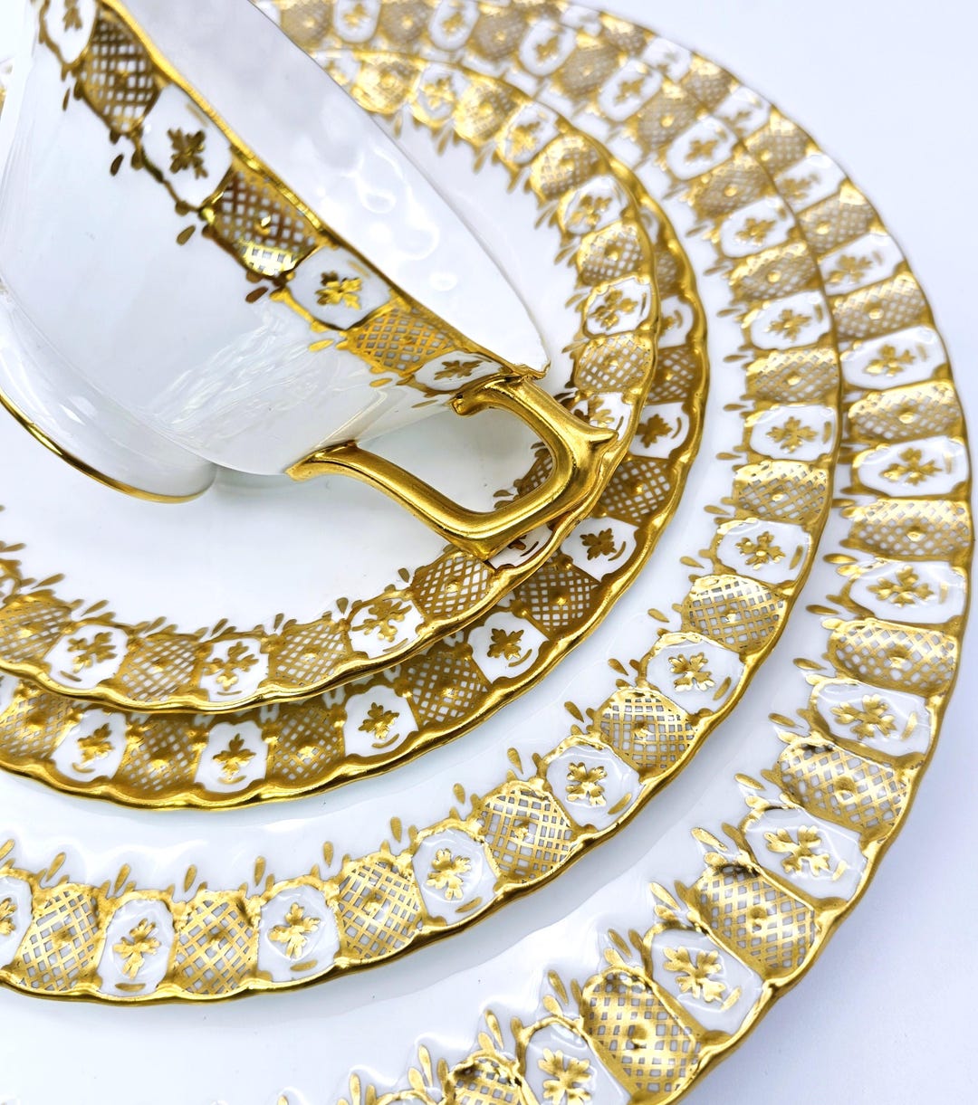 Royal Crown Derby Heraldic Gold 20-piece Dinnerware Set, Service for 4 ...