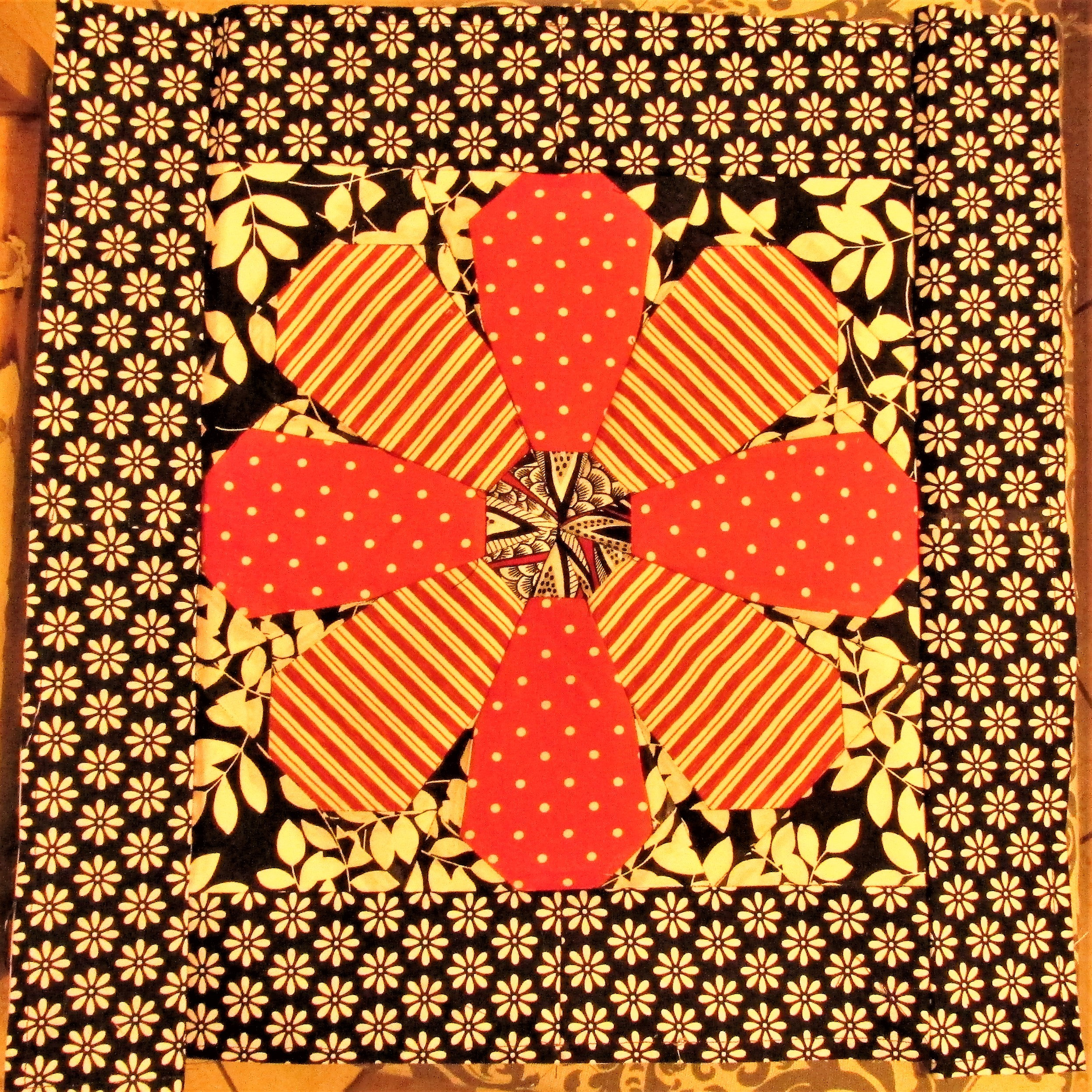 Paper Piecing Daisy Quilt Block Pattern — Cucubo Crafts