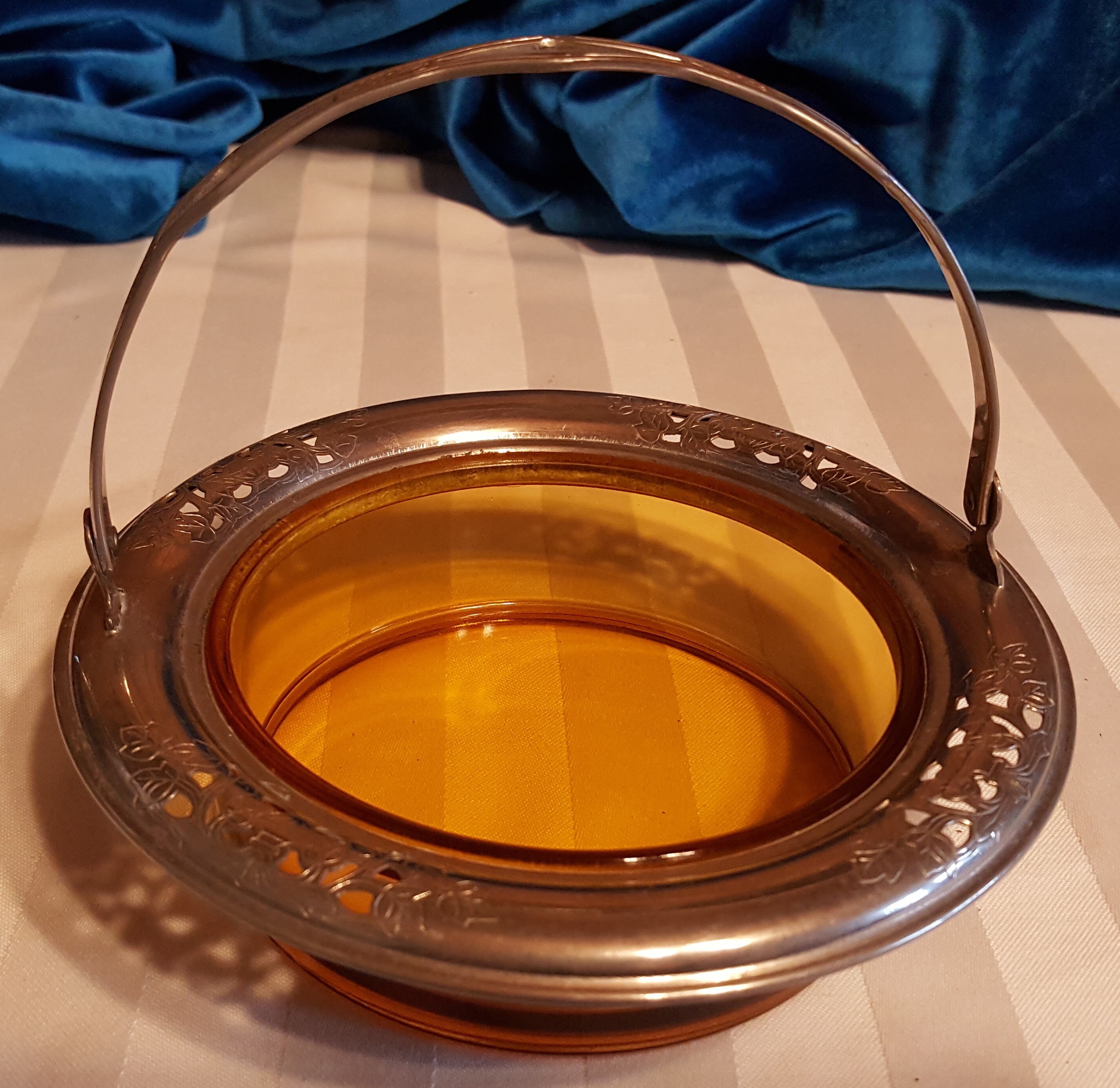 Vintage 1930s Farberware Amber Glass Dish With Folding Handle - Etsy