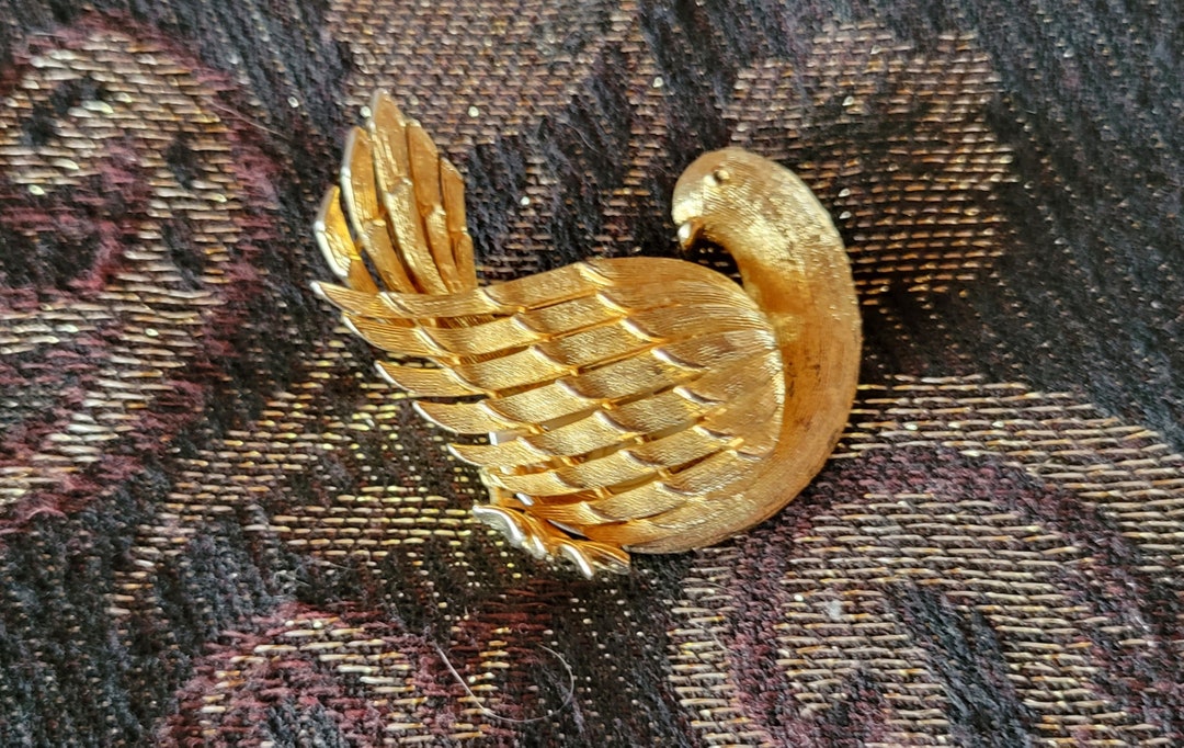 Clearly Marked "coro" Golden Bird Brooch That Hides A CORO Watch Inside ...