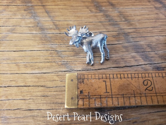 Silver tone moose pin, moose animal pin, wildlife jew… - Gem