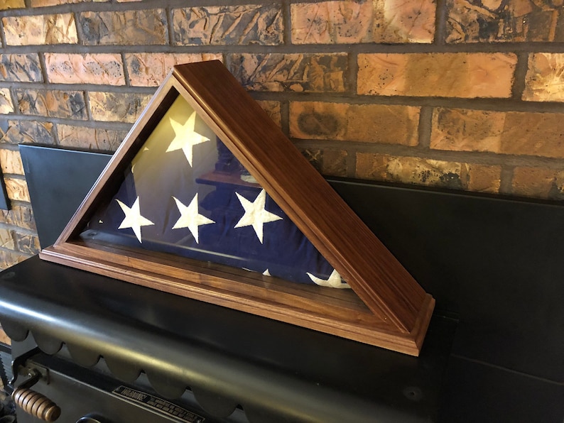 Walnut Veteran's Flag Display Case - Etsy