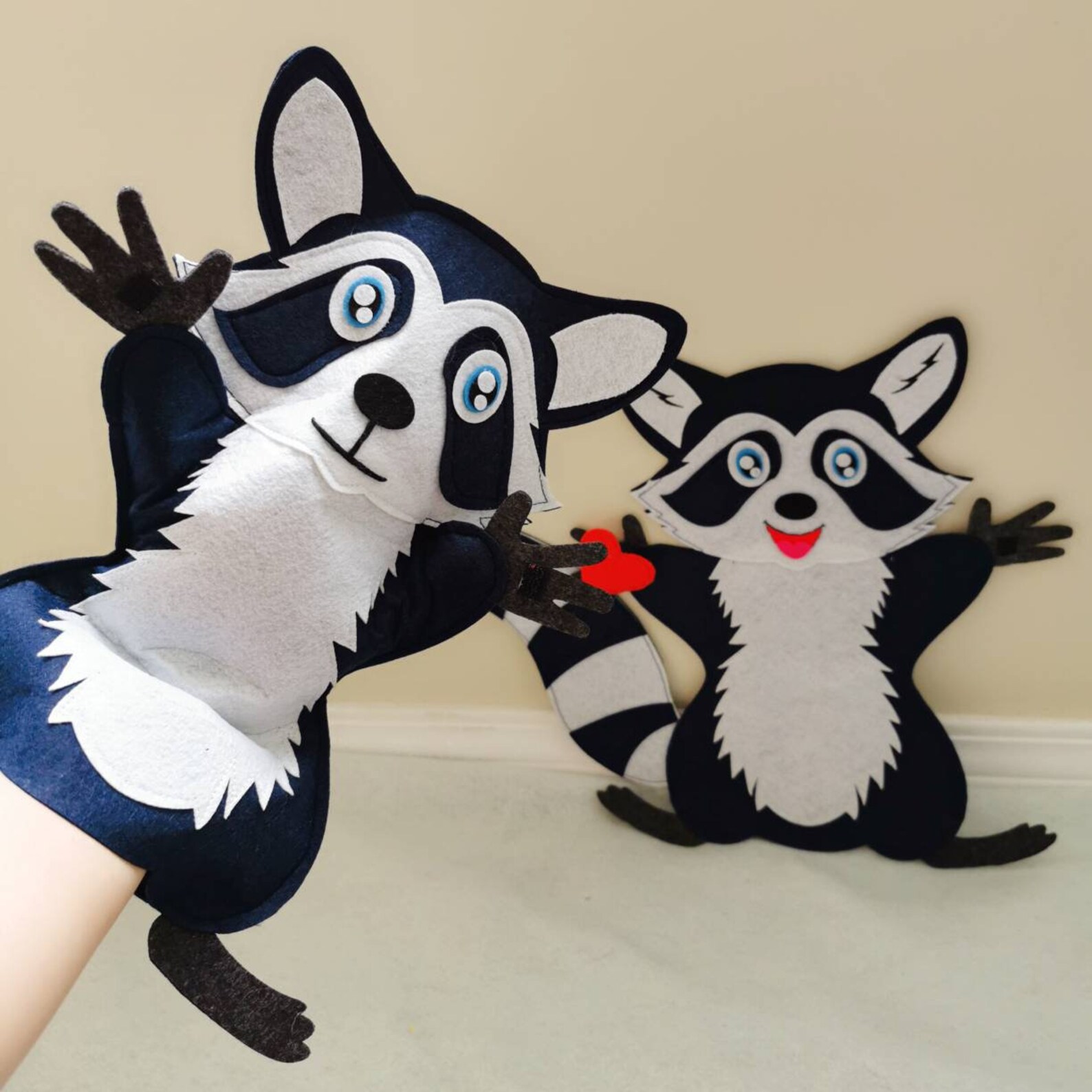 The Kissing Hand Felt Hand Puppet/flannel Board - Etsy