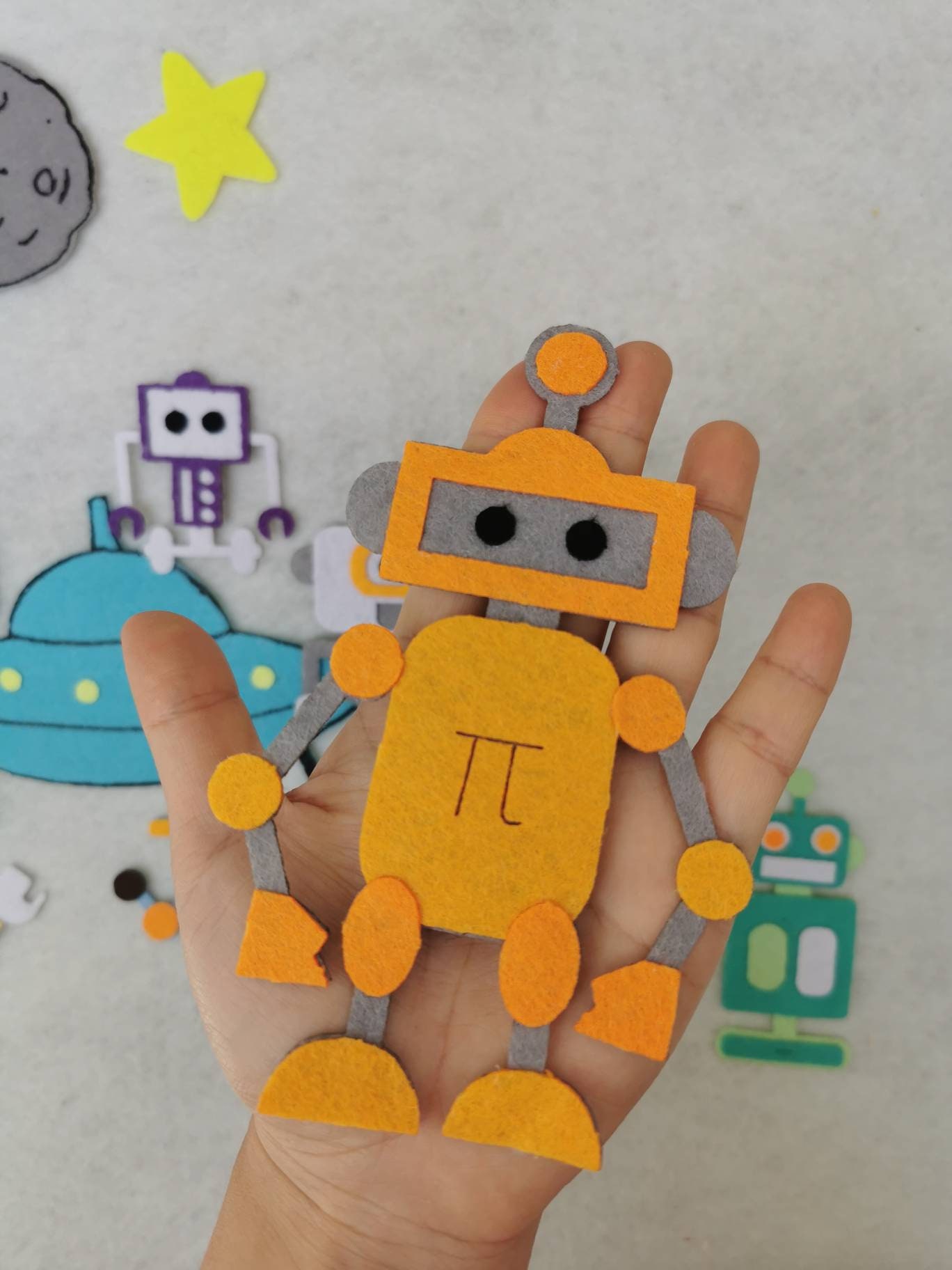 10 Robots Felt Set/preschool Activities/spaceship Flannel - Etsy