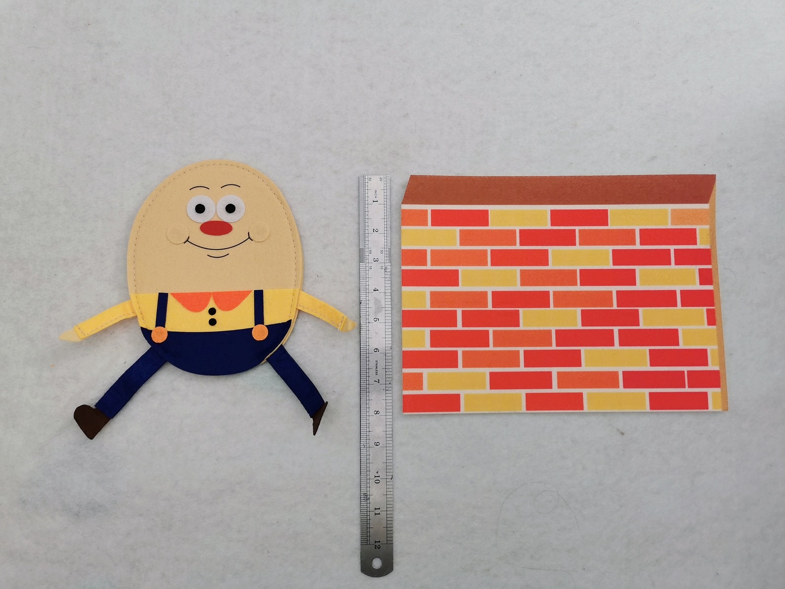 Humpty Dumpty Sat on a Wall Laser Cut Felt Story/hand Puppet/flannel ...