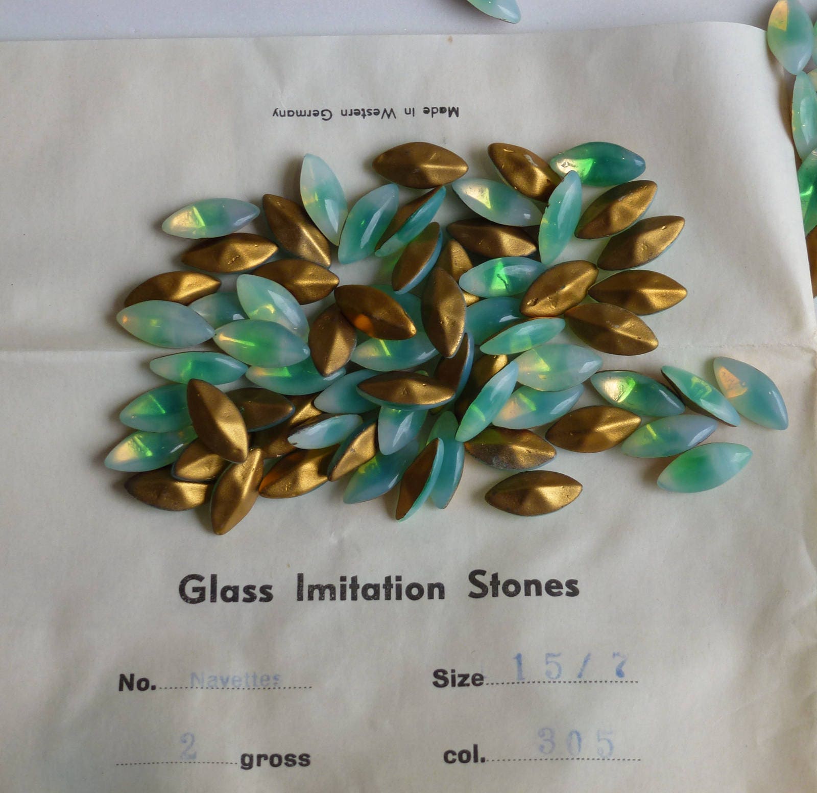 36 Green Sabrina Navette 15x7mm Vintage Glass Rhinestones - Etsy