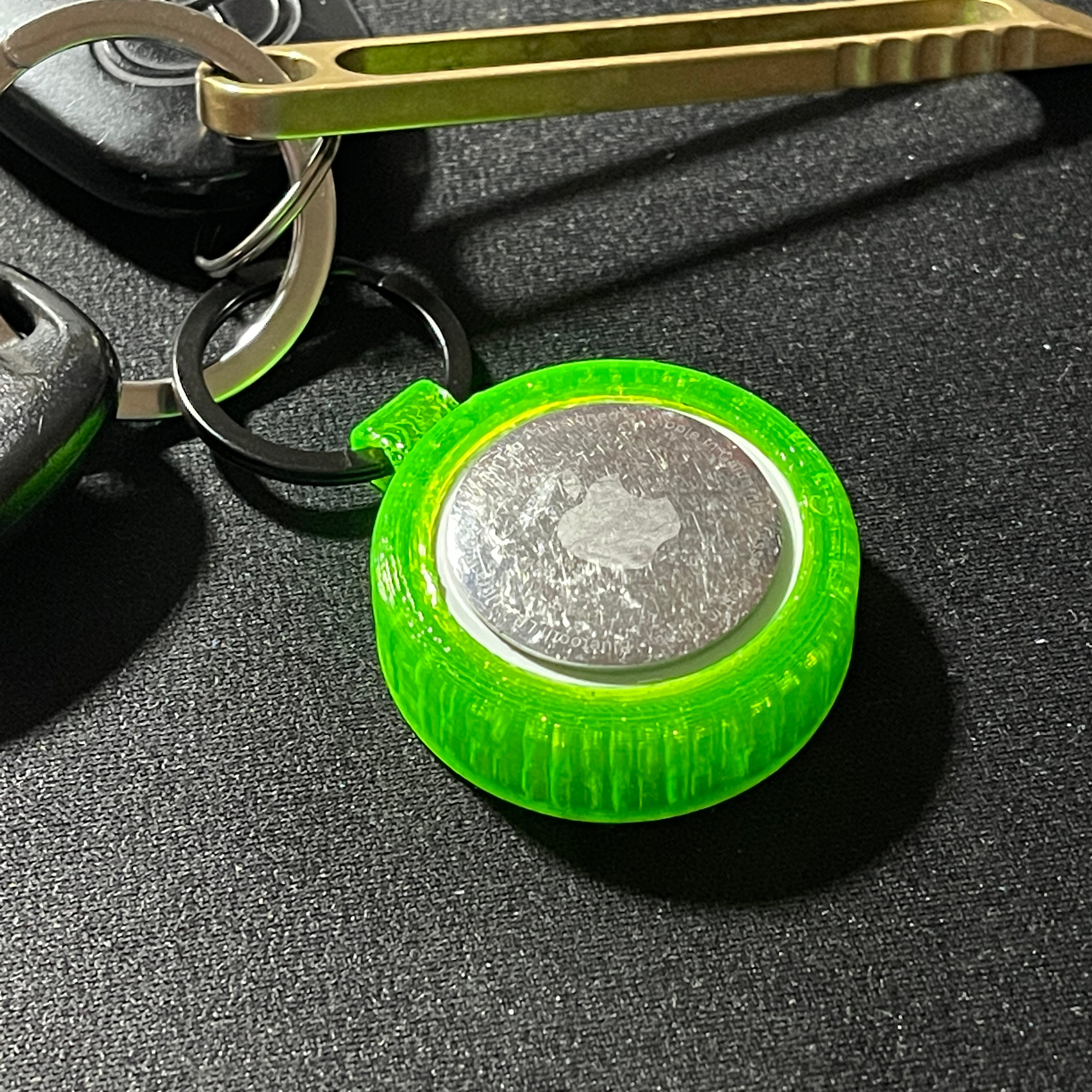 SPOT the Magnetic Keychain and Accessory Hanger With Integrated AirTag ...