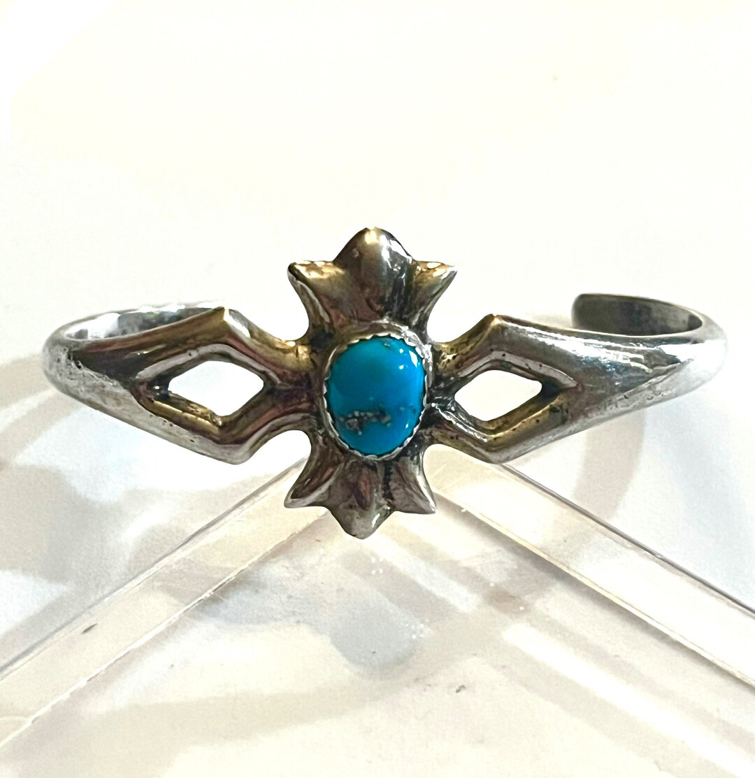 Signed - Nellie Tso, Navajo. Old Pawn Tufa Cast Sterling Silver ...