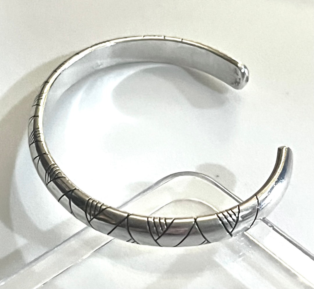 Signed-wes Willie, Navajo Vintage Filed Pattern Sterling Silver Cuff - Etsy