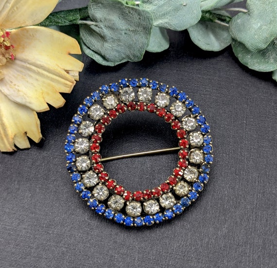 Vintage Red White Blue Circle Brooch, Ring Loop Wreat… - Gem