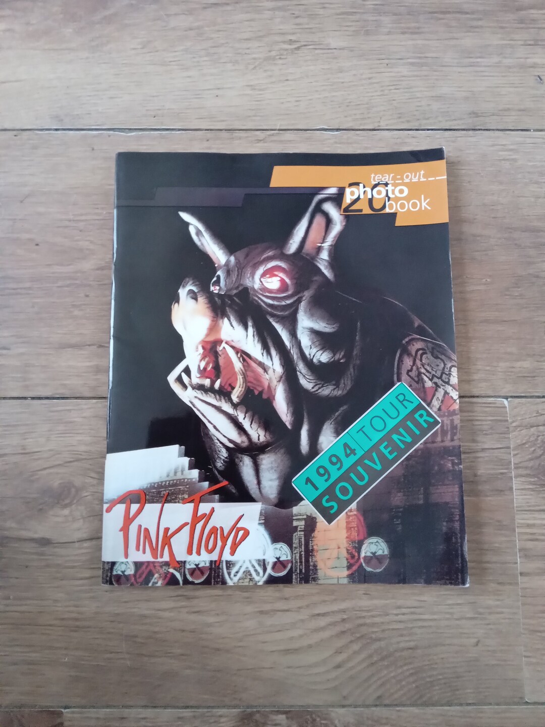 Pink Floyd Tear Out Photobook, 1994 Tour Souvenir Pink Floyd, Pink ...