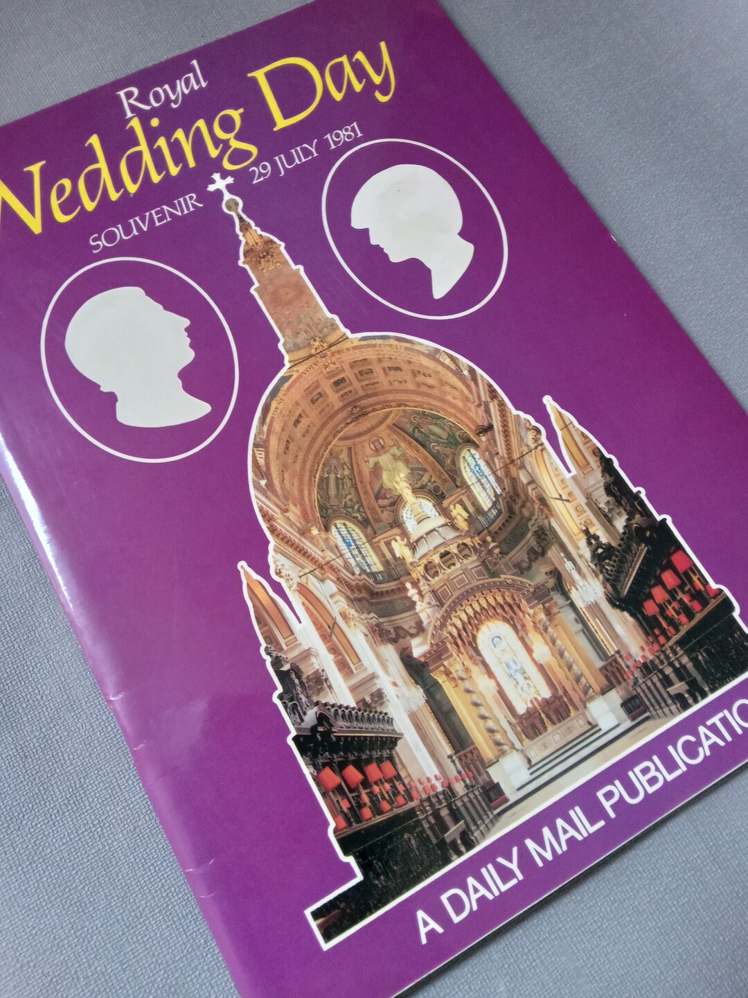 Royal Wedding Day Souvenir A Daily Mail Publication Queen of Hearts ...