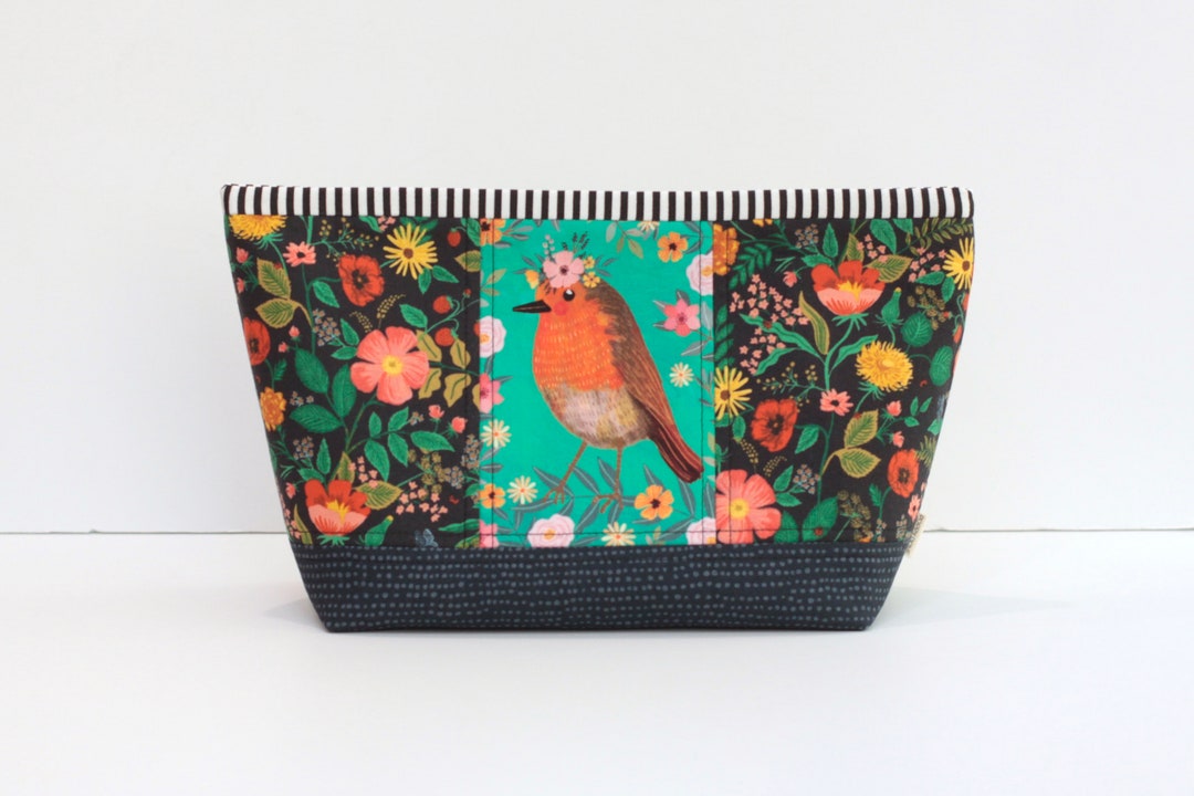 Zipper Pouch With Red Robin, Handmade Quilted and Padded Makeup Bag ...