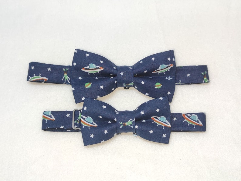 Father Son Bow Tie Set, Matching Bow Ties With Ufos and Aliens in Space ...
