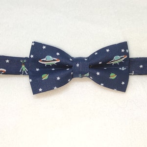 Father Son Bow Tie Set, Matching Bow Ties With Ufos and Aliens in Space ...