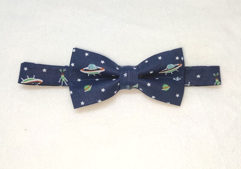 Father Son Bow Tie Set, Matching Bow Ties With Ufos and Aliens in Space ...
