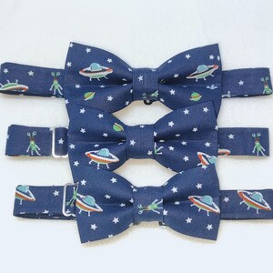 Father Son Bow Tie Set, Matching Bow Ties With Ufos and Aliens in Space ...