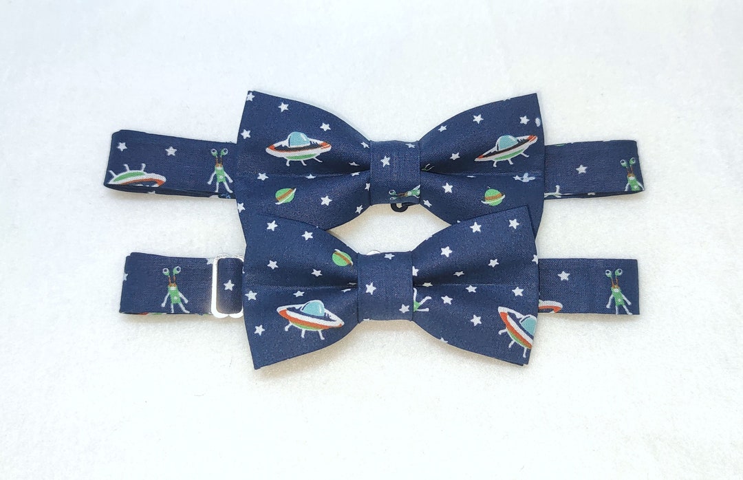 Father Son Bow Tie Set, Matching Bow Ties With Ufos and Aliens in Space ...