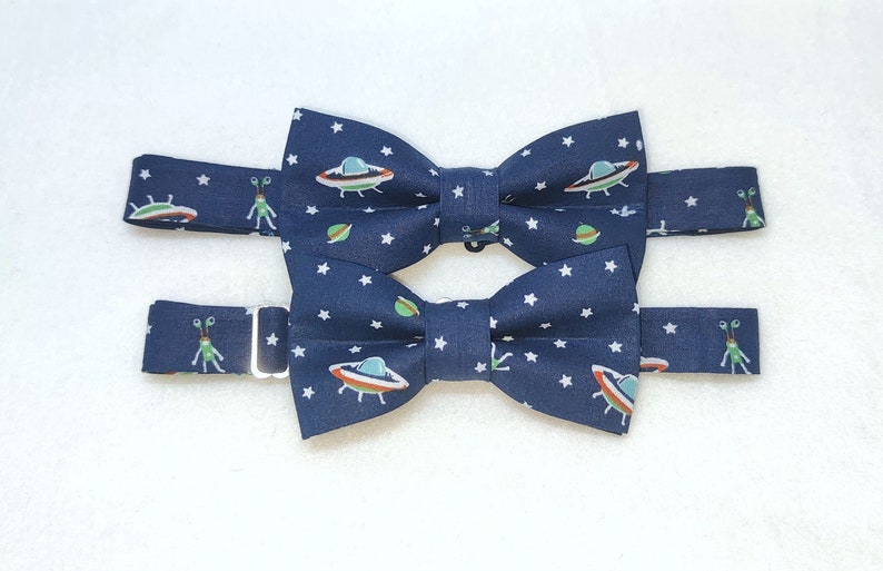 Father Son Bow Tie Set, Matching Bow Ties With Ufos and Aliens in Space ...