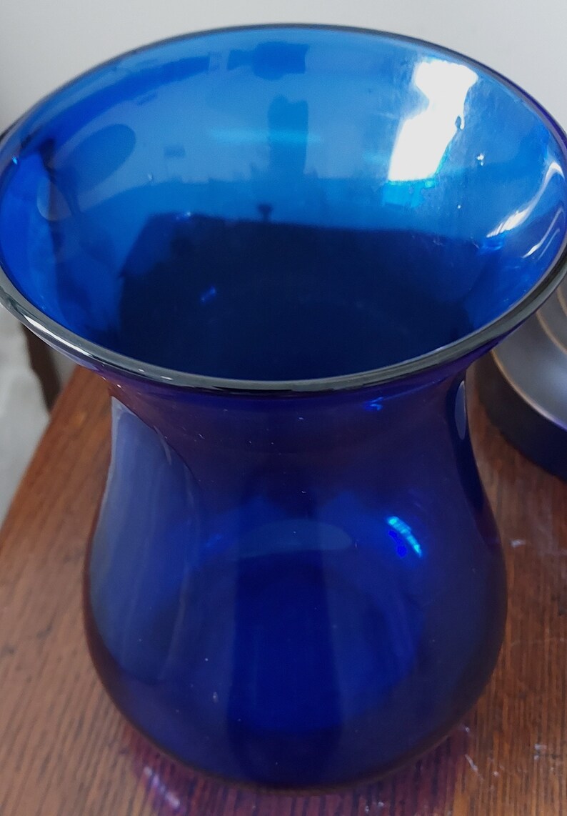 Vintage Cobalt Blue Glass-wide Bottom Vase 8" - Etsy