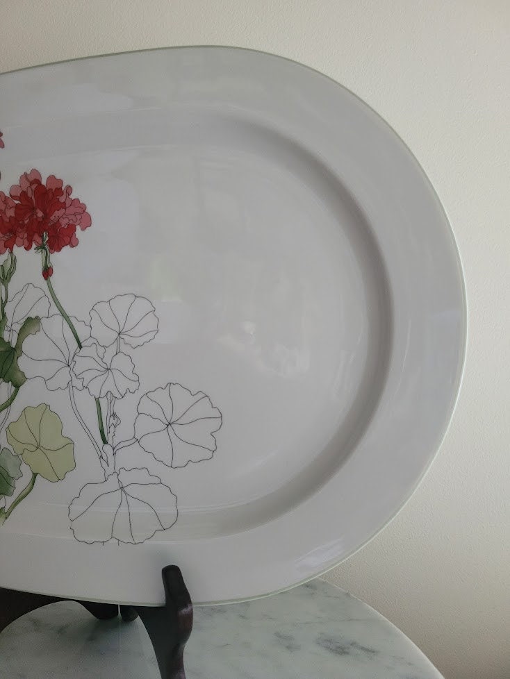 Gorgeous Porcelain Block Spal Portugal Watercolors Geranium Oval ...