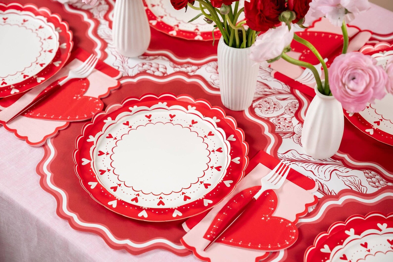 White and Red Heart Dessert Plates for Valentine's Day Parties and ...