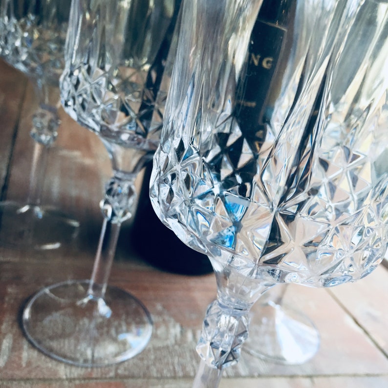 Disposable Stemware. Elegant Plastic Wine Glasses. Disposable Goblets ...